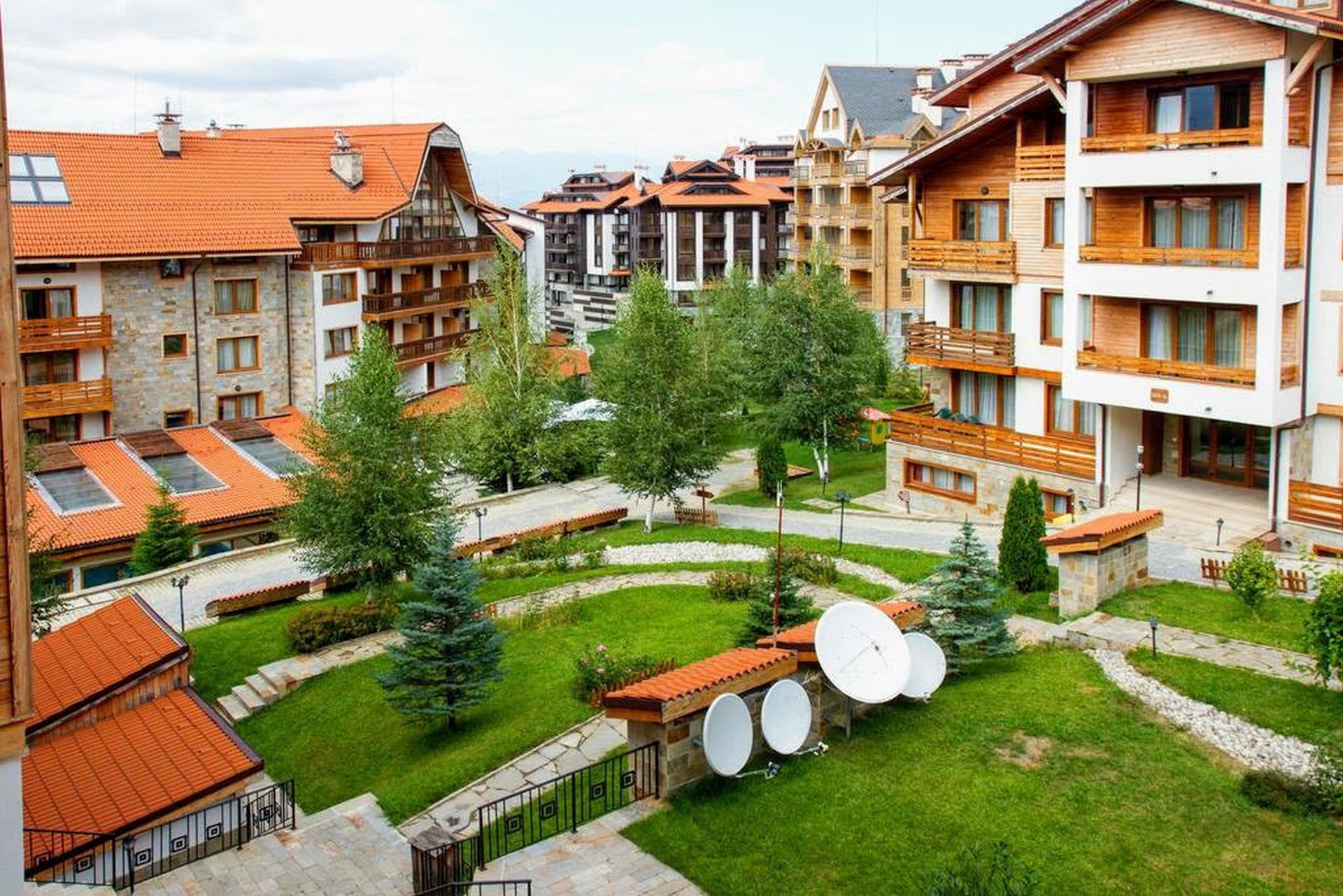 Life in the Mountains: The Luxurious St. Ivan Rilski Complex in Bansko ...