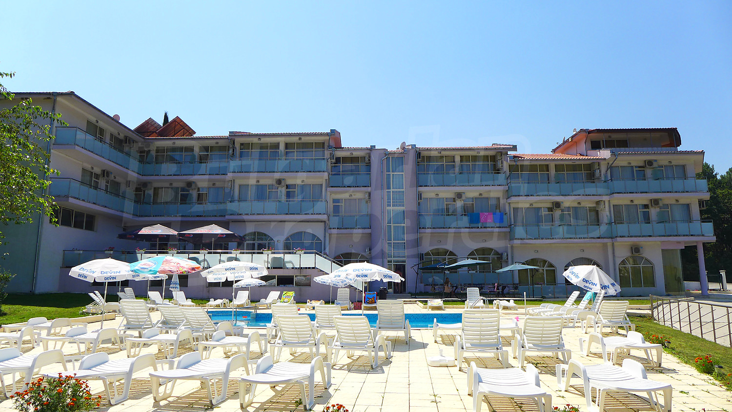 Hotel for sale in Tsarevo, Bulgaria. Operating hotel complex 150 meters ...