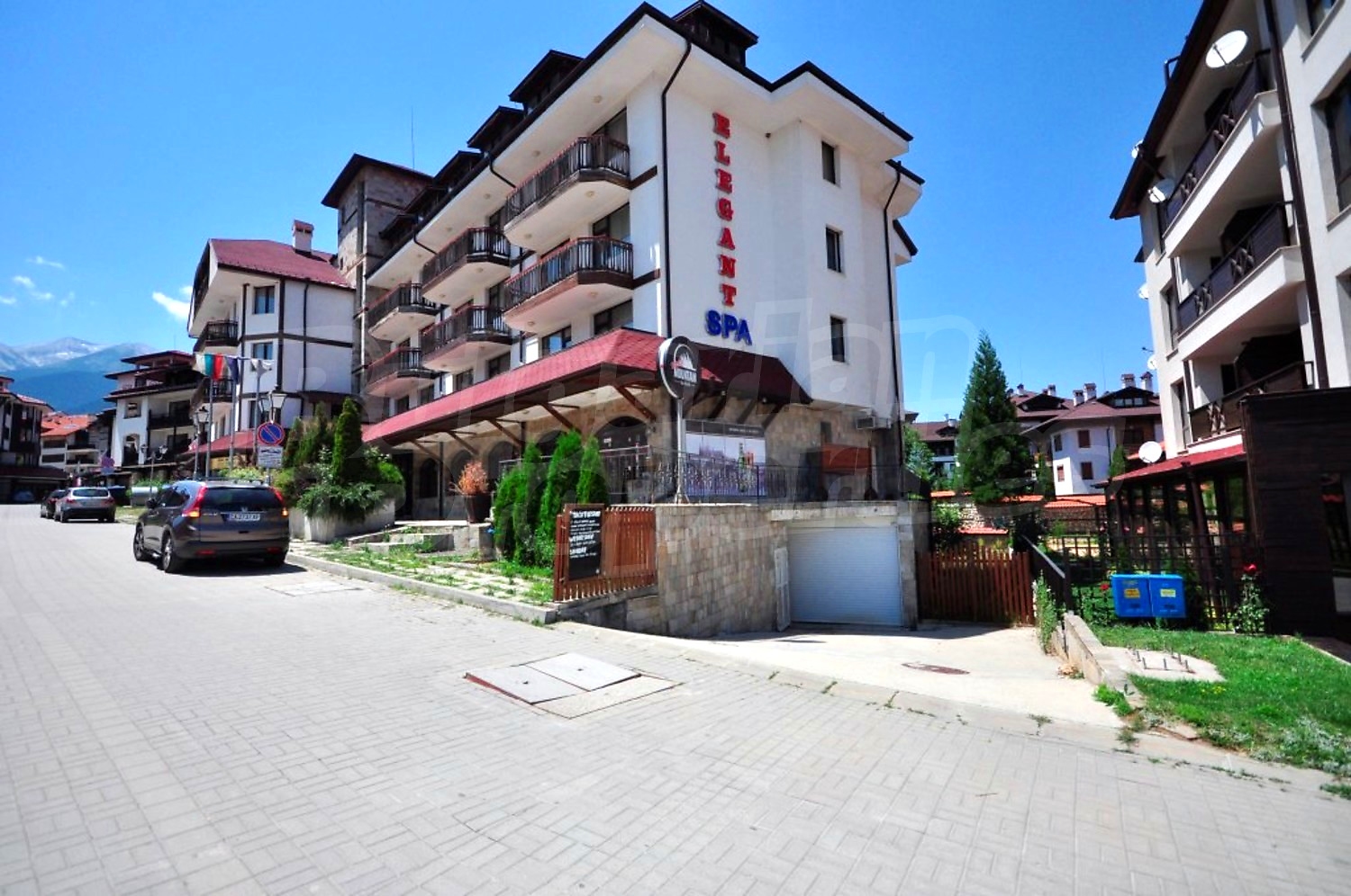 Bar & Restaurant for sale in Elegant Spa in Bansko, QuarterGondola lift ...
