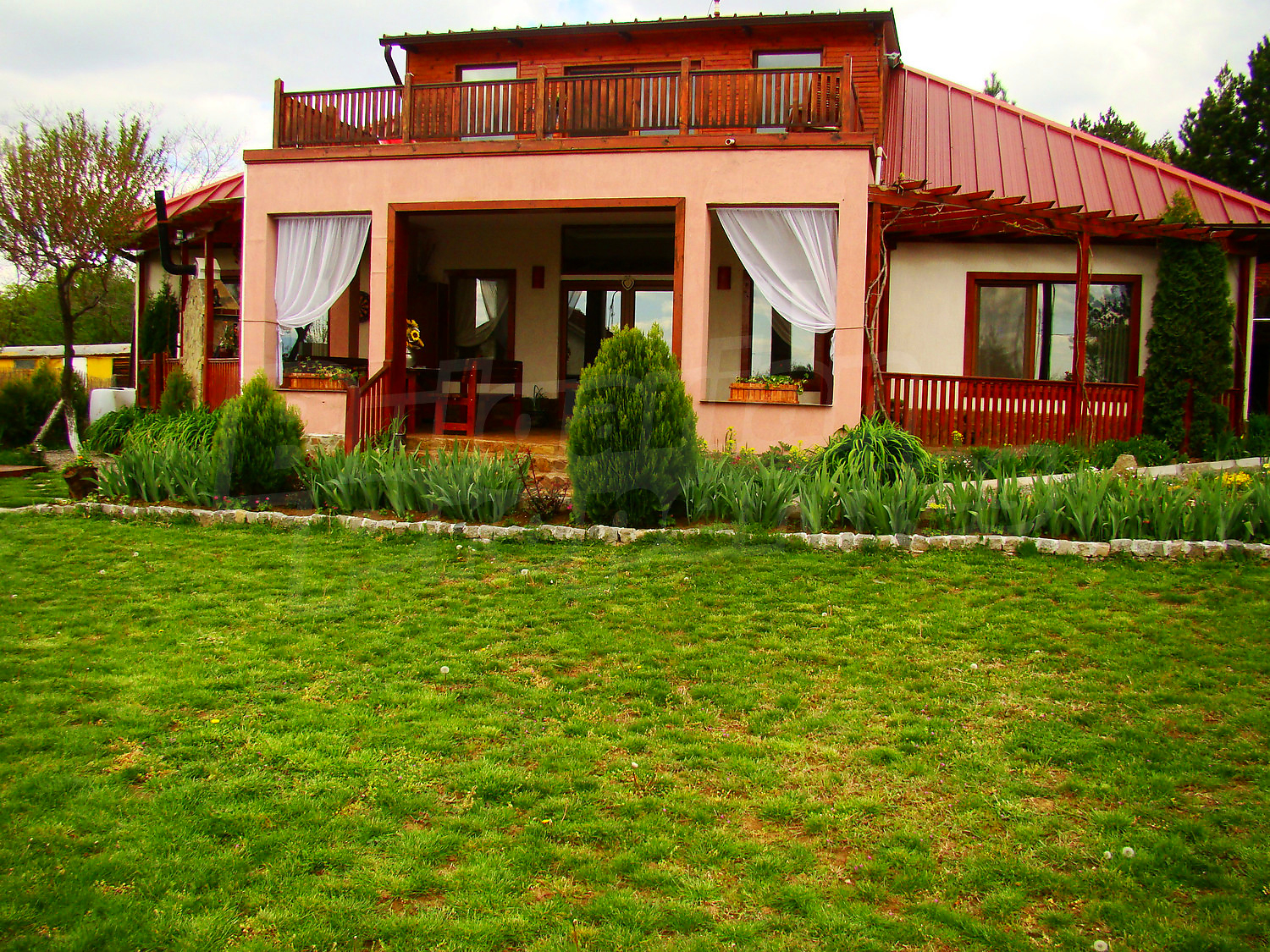 House for sale near Sofia, Novi Iskar, Bulgaria. House with a beautiful ...
