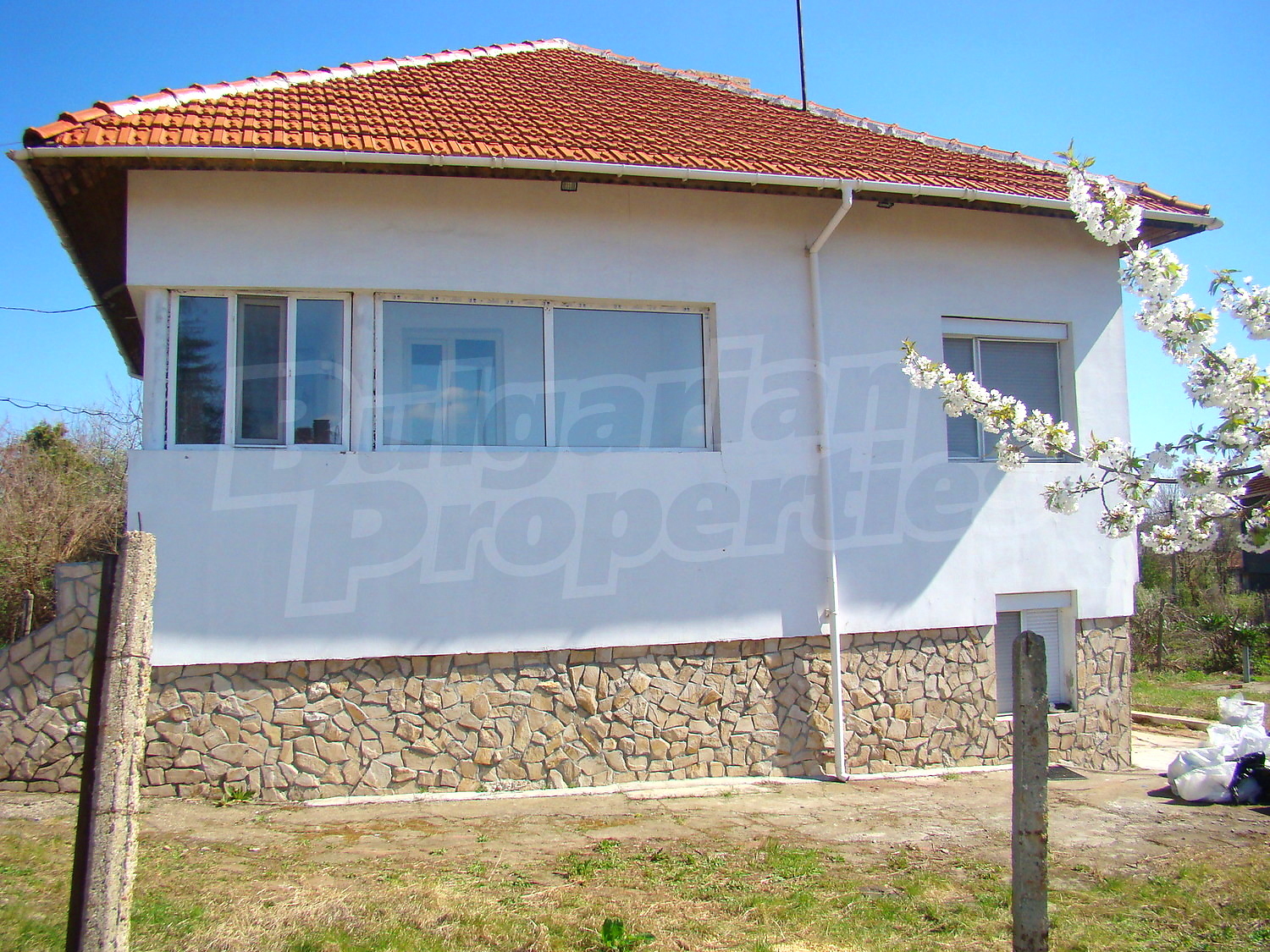 House for sale in Gradets, reka Topolovets, Bulgaria.