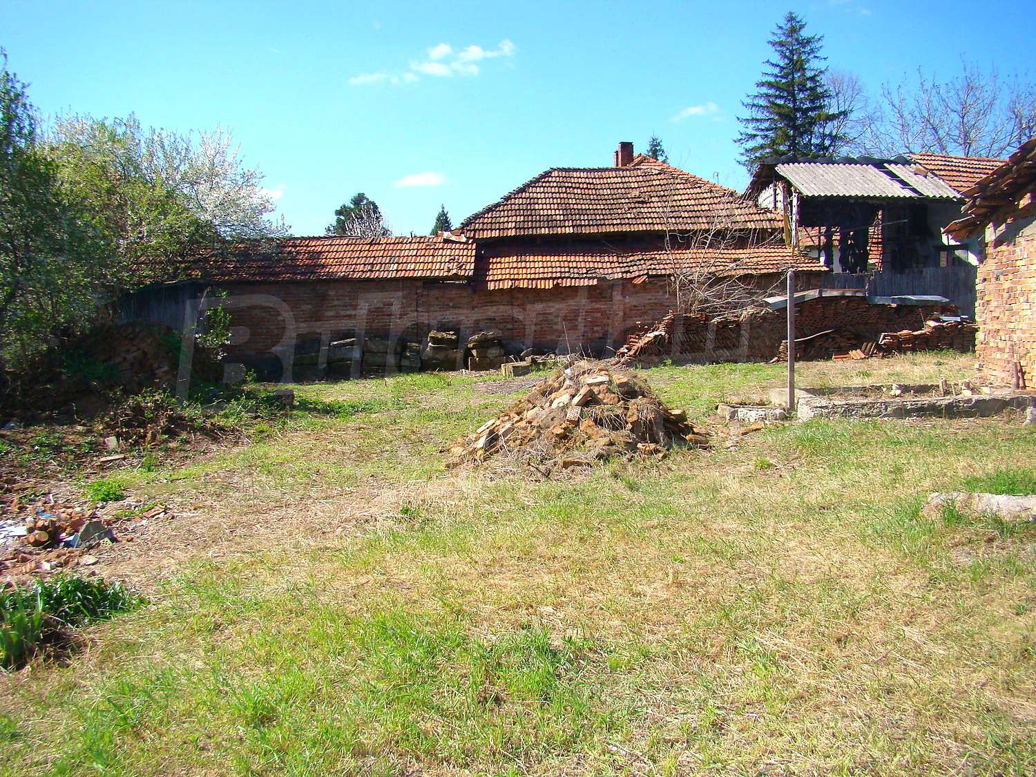 House for sale in Gradets, reka Topolovets, Bulgaria.
