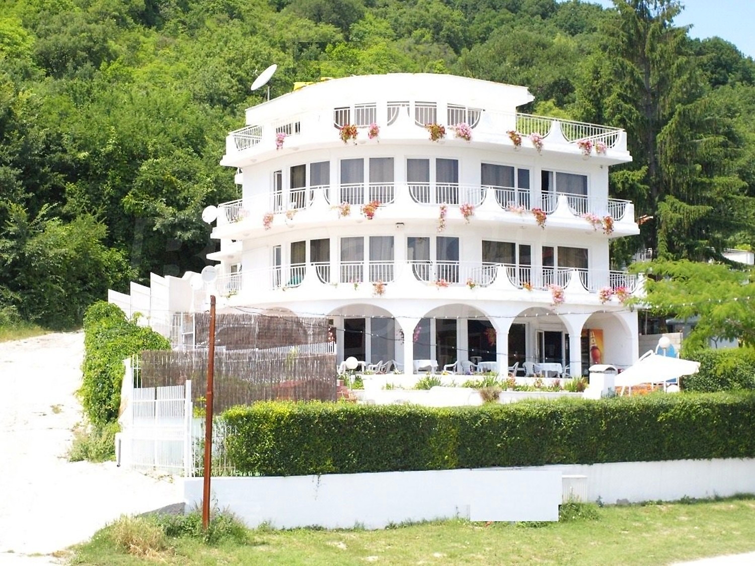 Hotel for sale in Balchik, Villa zone Balchik, Bulgaria. Four-storey ...