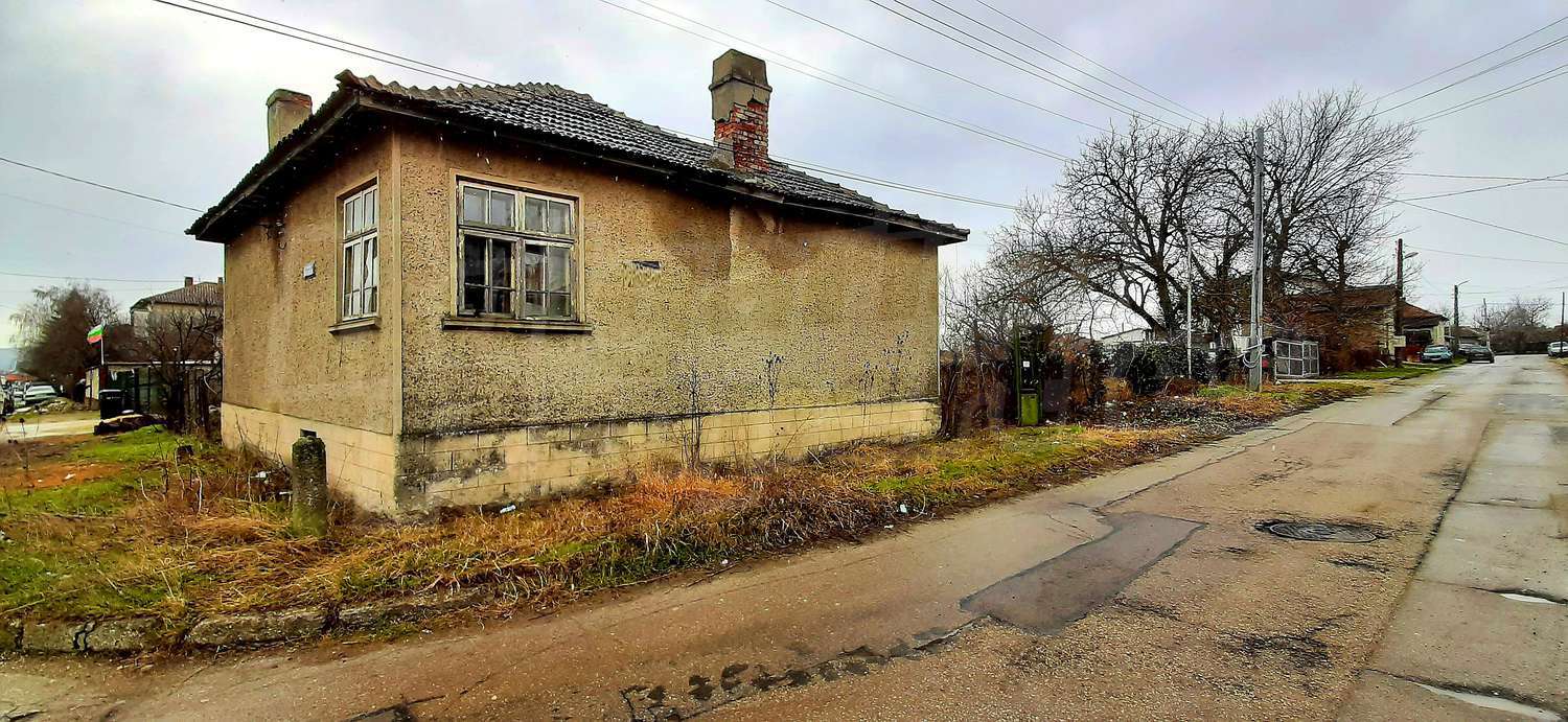 House for sale in Dolni Chiflik, Ropotamo, Bulgaria. House with garden ...