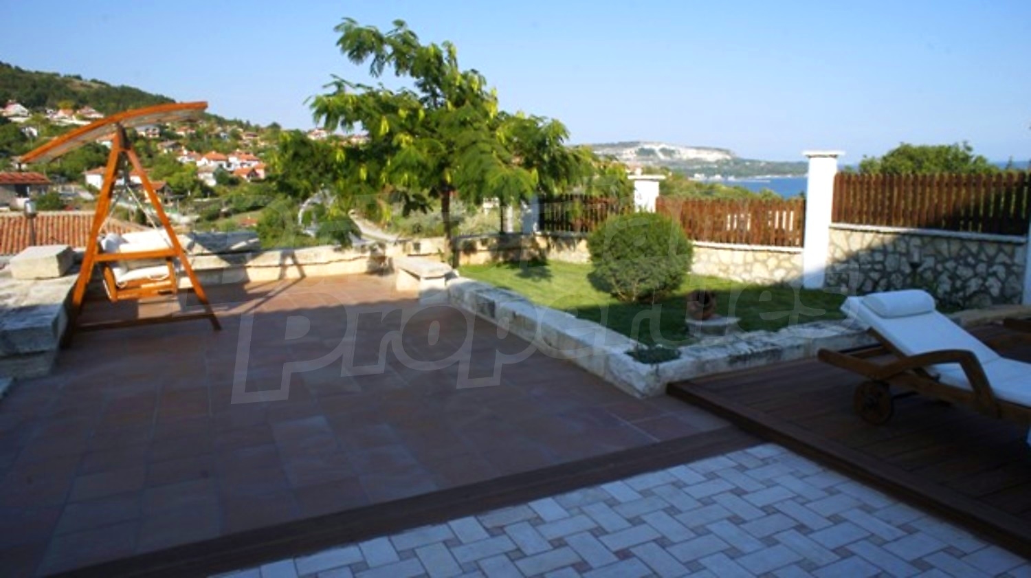 Къща в гр. Балчик, Balchik за продажба. Къща с басейн в ...