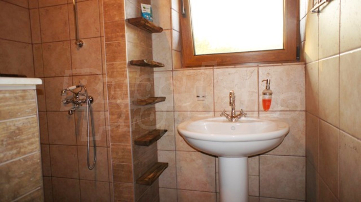 Къща в гр. Балчик, Balchik за продажба. Къща с басейн в ...