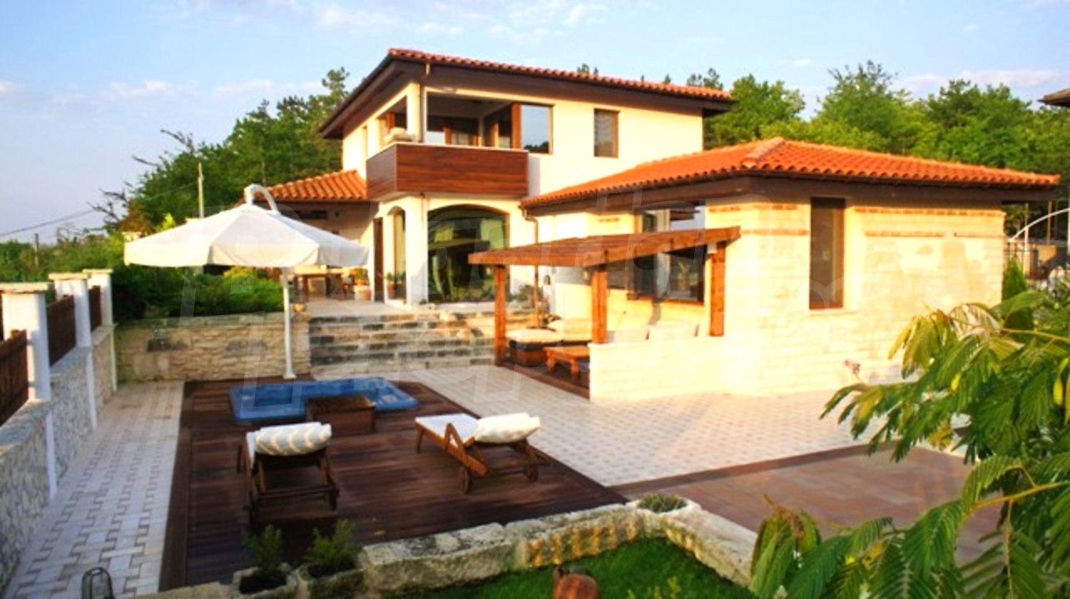 Къща в гр. Балчик, Balchik за продажба. Къща с басейн в ...