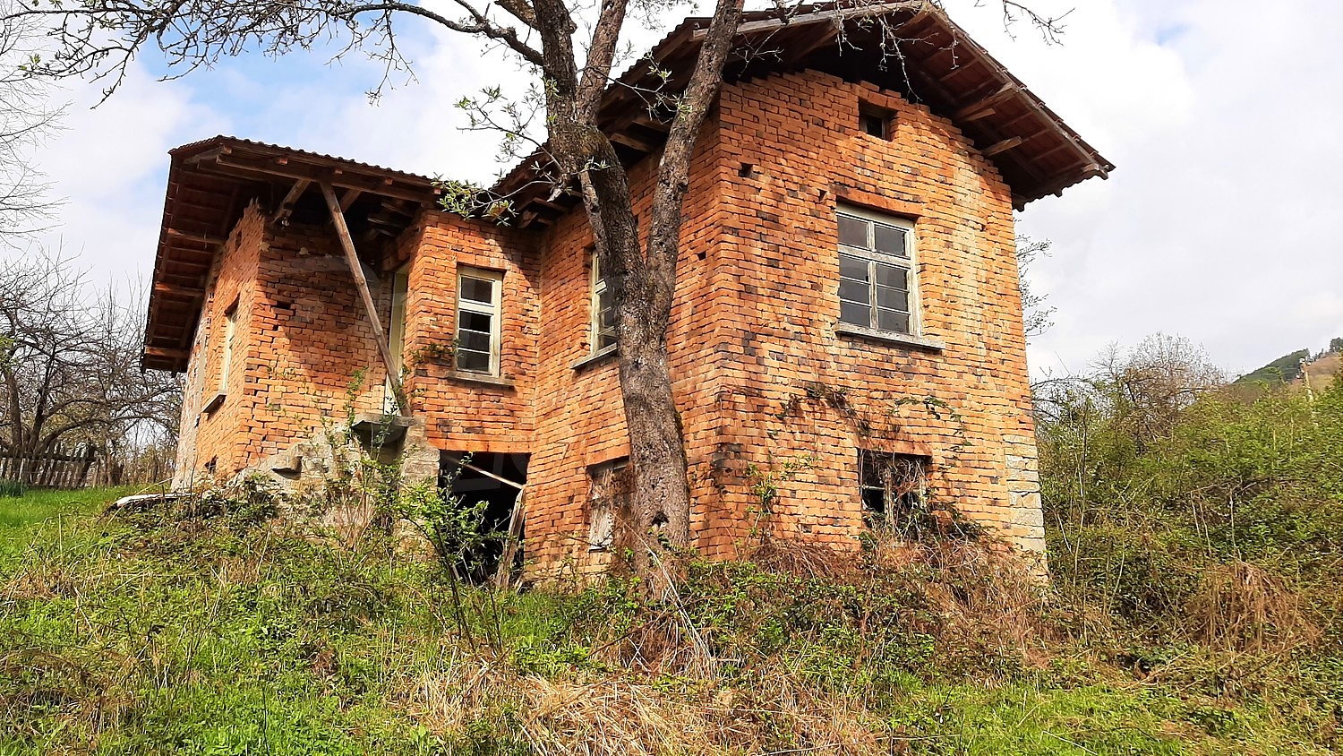 House for sale near Gabrovo, Bulgaria. Rural house with garden in the ...
