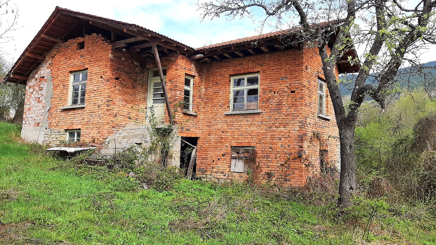 House for sale near Gabrovo, Bulgaria. Rural house with garden in the ...