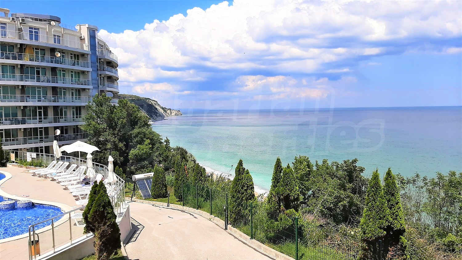 Studio for sale in Silver Beach in Byala (Varna), Bulgaria. Panoramic ...