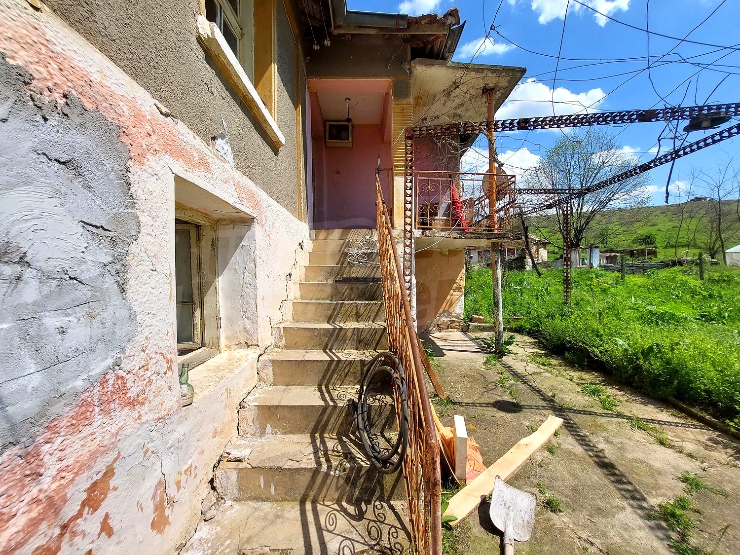 House for sale in Srem, Elhovo, Bulgaria. Massive two-story house in ...