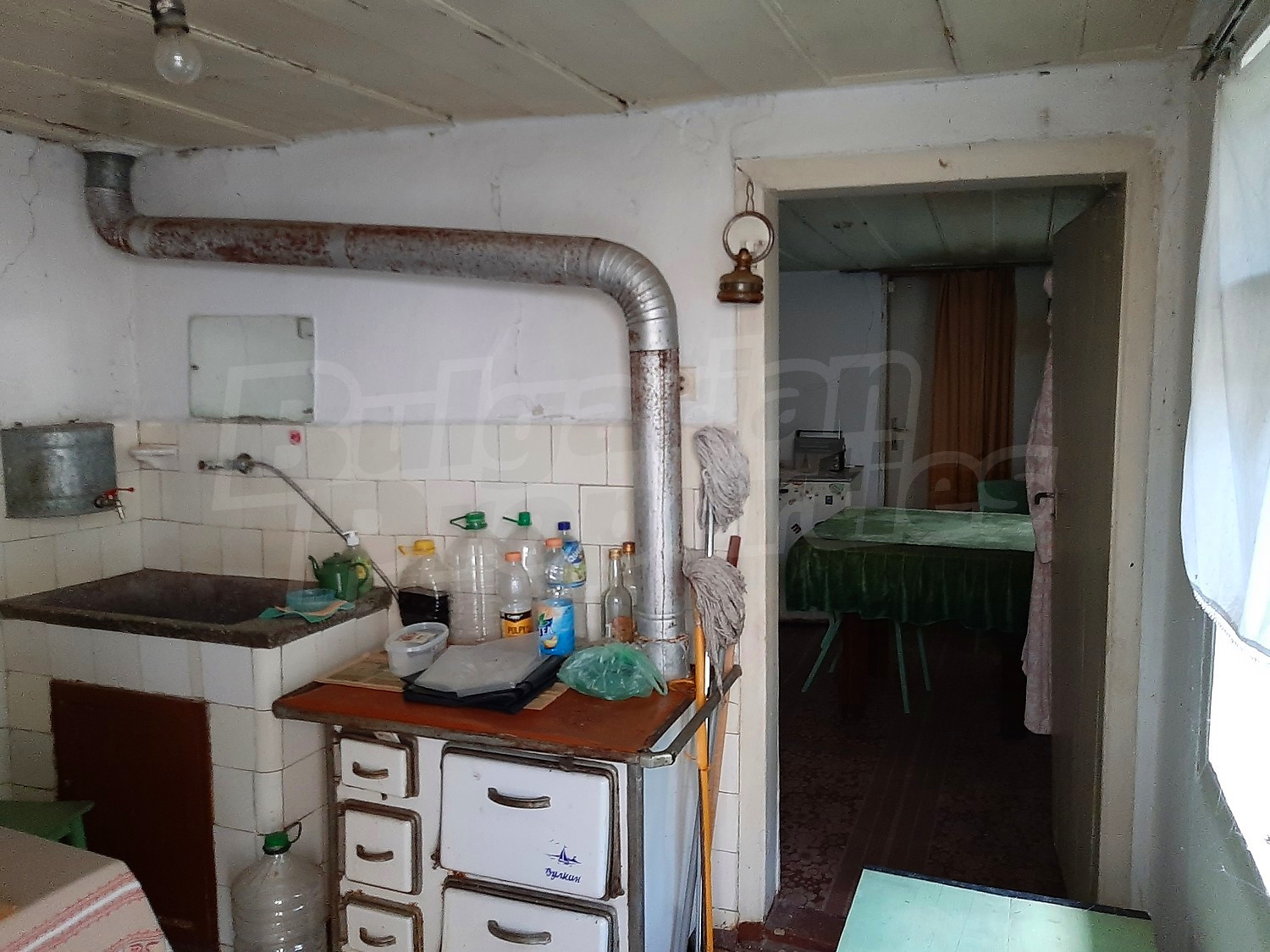 House for sale in Suhindol, Bulgaria. One-story house with potential in ...