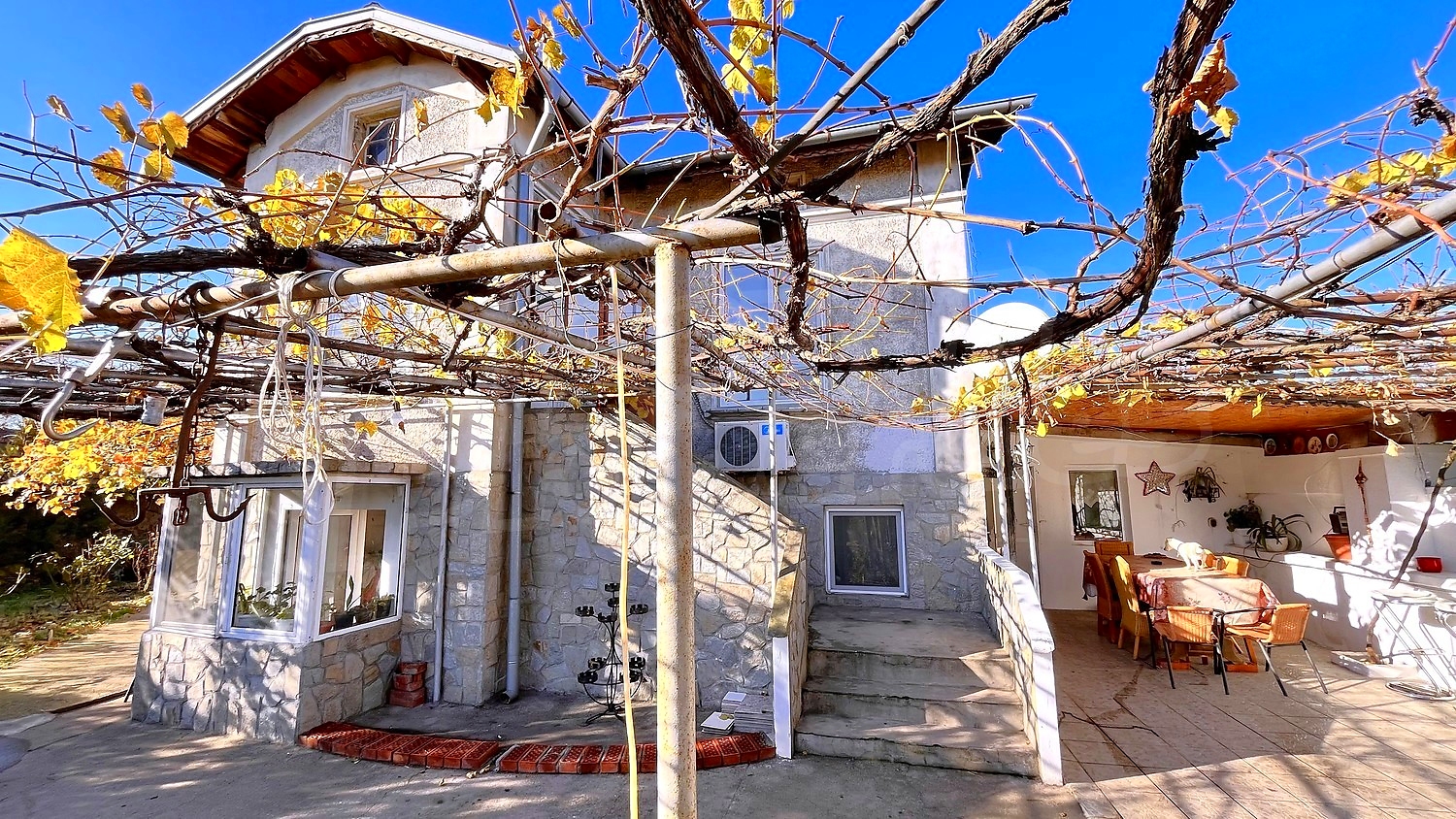House for sale near Stara Zagora, Bulgaria. Furnished two-storey house ...