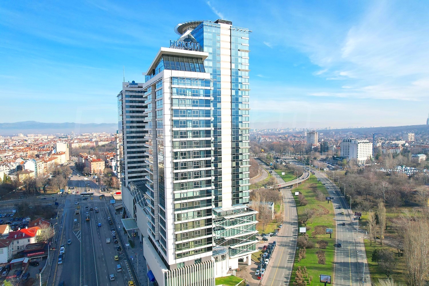 New apartments in Sofia, Center, bul. Vitosha near the National Palace ...